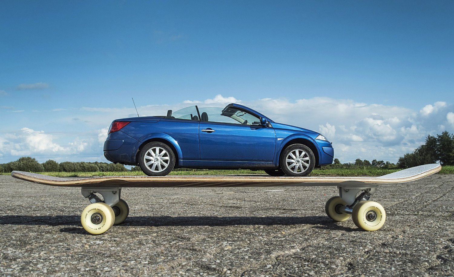 16 Incredible Forced Perspective Examples (+ Tips)